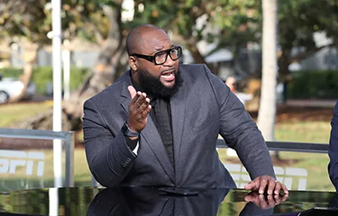 Former Dallas Cowboys player Marcus Spears joins Louisiana Fish Fry ...