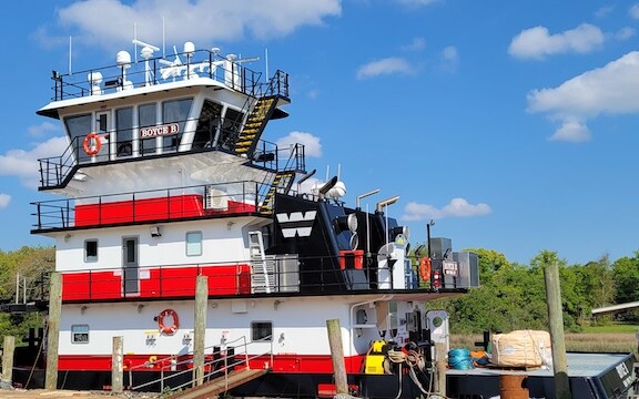 Rodriguez Shipbuilding delivers new push tug to Weeks Marine | WorkBoat